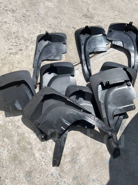 Toyota LC / Брызговик / Правый / Под обвес / под губу купить во ...