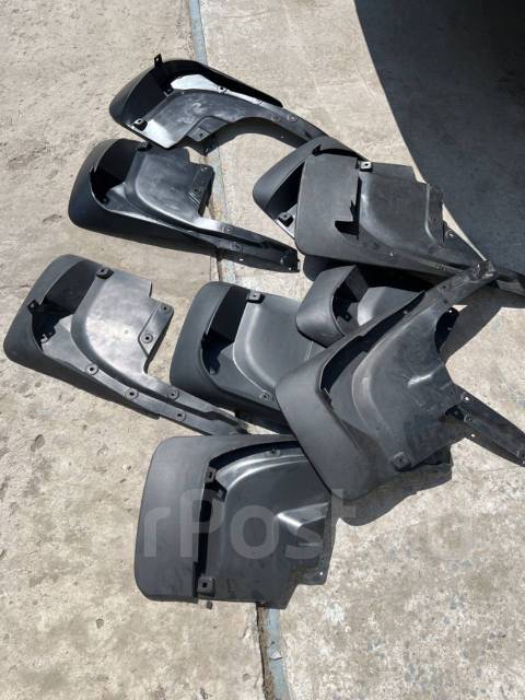 Toyota LC / Брызговик / Правый / Под обвес / под губу купить во ...