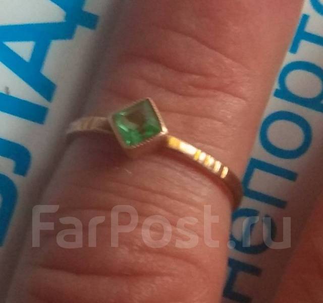 Золотое колечко, женщине, б/у, в наличии. Цена: 5 000₽ во Владивостоке