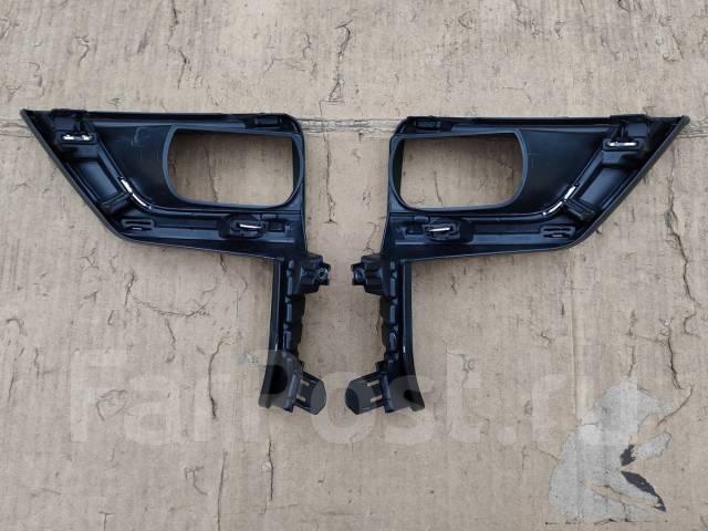 Рамка туманки (пластик бампера) Toyota Land Cruiser Prado 150 (2017 ...