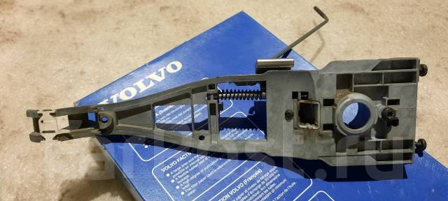 Кронштейн внешней ручки левой передней двери Volvo xc90 купить в ...