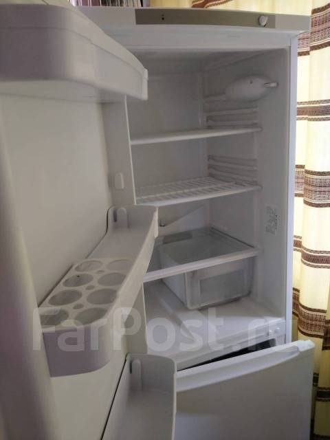 Продаю холодильнтк Indesit - Холодильники и морозильники во Владивостоке