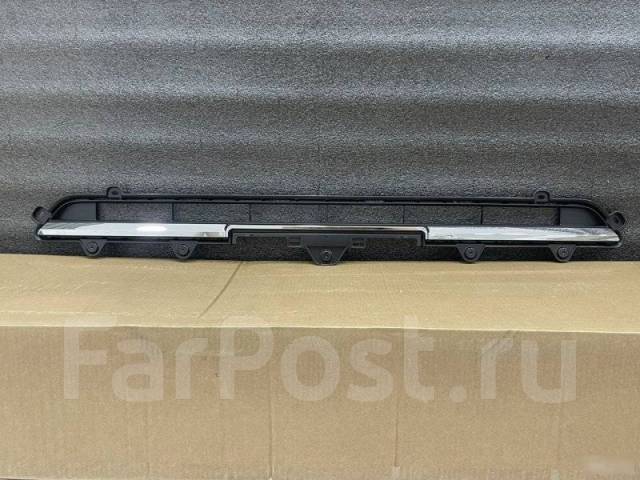 Решетка бампера нижняя Toyota Land Cruiser 2021—н. в. 5310260030 Toyota ...