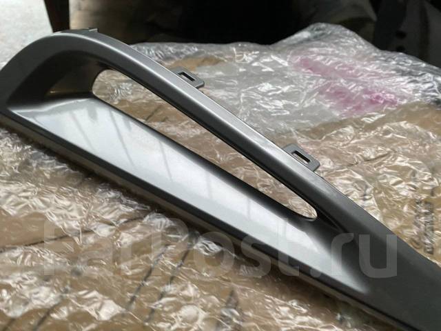 Накладка на ходовой огонь левый Toyota prius zvw50 рестайл купить во ...