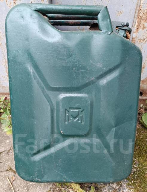 Продам канистру 20л купить во Владивостоке по цене: 1 300₽ — частное ...