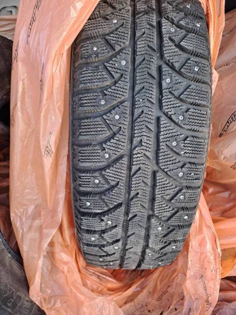 Bridgestone Ice Cruiser 7000, 215/70 R16, 16", 1 шт, 215 мм, 70 % ...