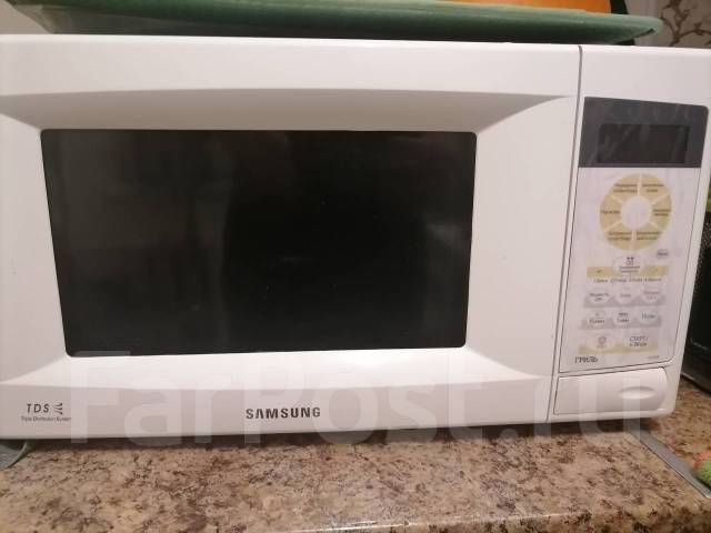 Продам микроволновую печь Samsung - Микроволновые печи во Владивостоке