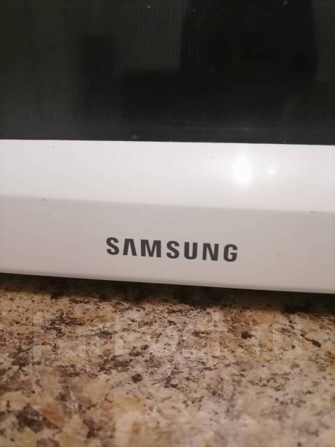 Продам микроволновую печь Samsung - Микроволновые печи во Владивостоке