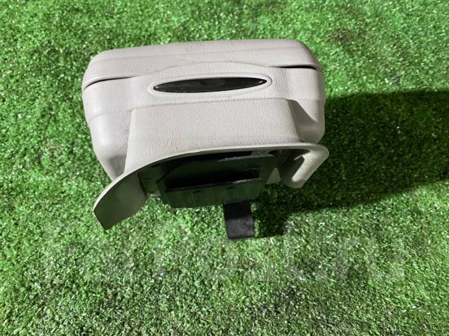 Бардачок (мусорка) Clean box Toyota Platz NCP16 1NZ-FE купить в Южно ...