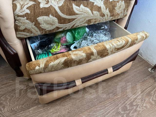 Кресло с выдвижным ящиком - Мебель во Владивостоке