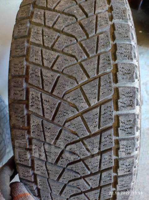 Зимняя резина на дисках Bridgestone 215/65 R17 - Колёса во Владивостоке