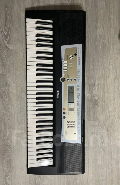 Синтезатор Yamaha PSR-R200 - Клавишные во Владивостоке