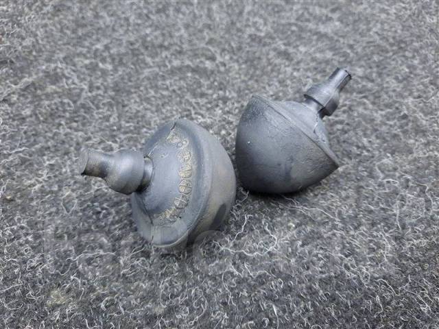 Отбойники переднего рычага Toyota Regius 2001 4833235020 KCH46 1KZTE ...