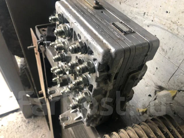 Гидрораспределитель Линии Управления Hitachi ZX270 [4645278, C040060011 ...