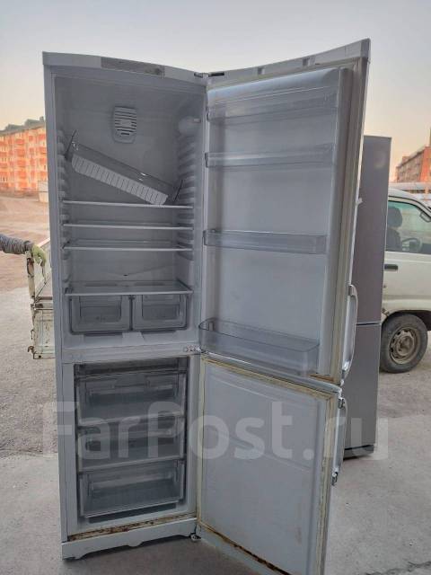 Продам холодильник Аристон - Холодильники и морозильники в Уссурийске