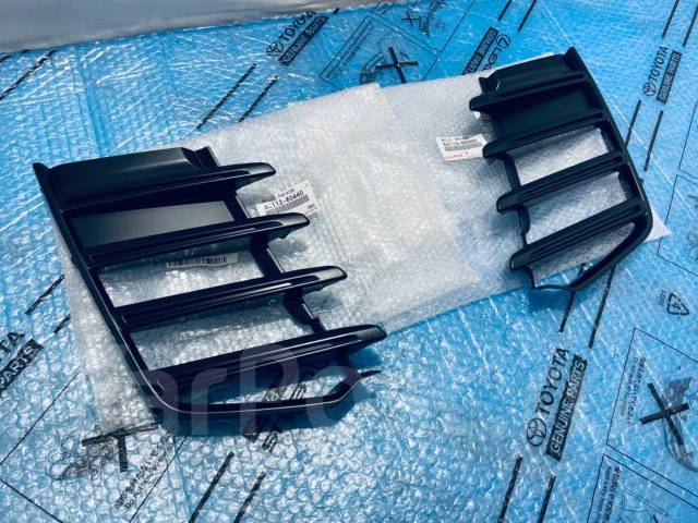 Решетка переднего бампера боковая Toyota LC 300 купить в Москве по цене ...