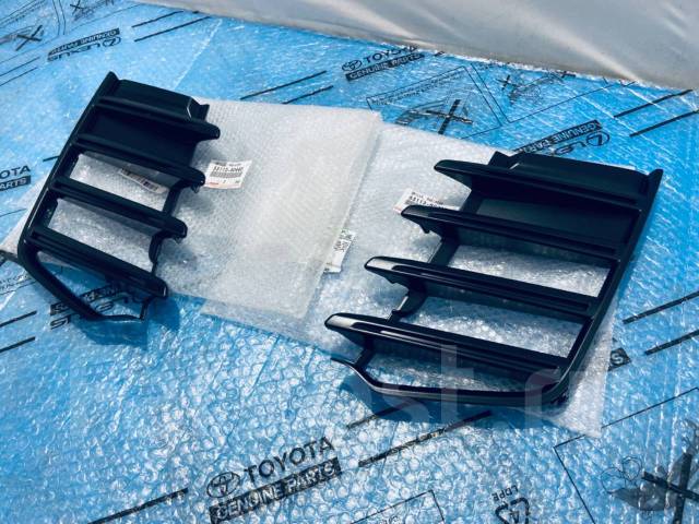 Решетка переднего бампера боковая Toyota LC 300 купить в Москве по цене ...