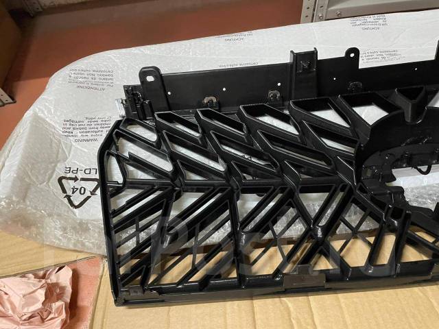 Решетка радиатора LAND Cruiser Prado купить во Владивостоке по цене: 26 ...