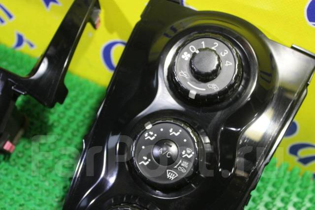 Накладки салона Modellista Toyota Vitz RS NCP91 купить во Владивостоке ...