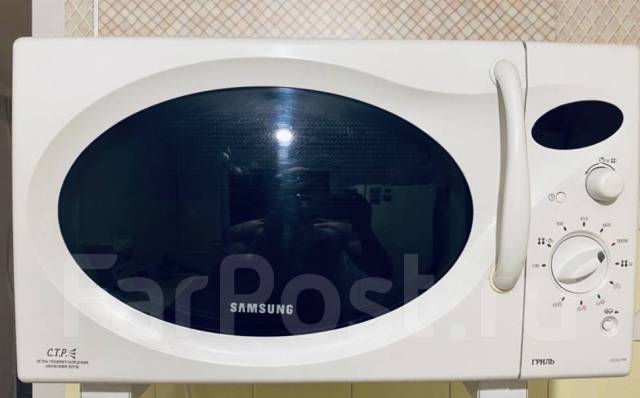 Отличная большая микроволновка Samsung - Микроволновые печи во Владивостоке