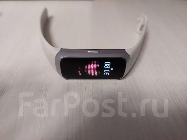 Фитнес браслет Samsung Galaxy Fit (SM-R370) титан - Умные часы и фитнес ...