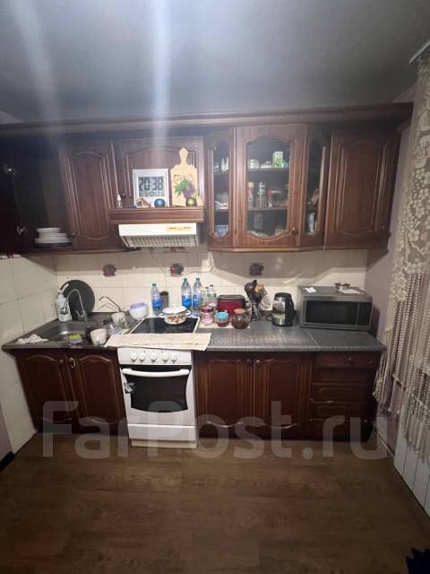 Кухонный гарнитур, б/у, в наличии. Цена: 17 000₽ во Владивостоке