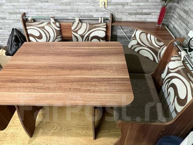 Кухонный уголок + стол + табуретки - Мебель во Владивостоке