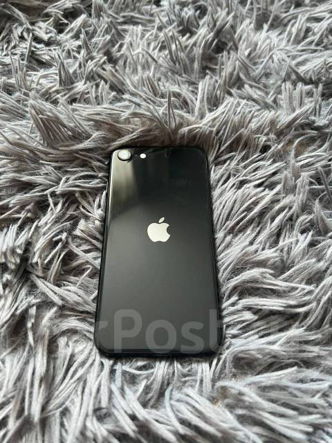 Продам iPhone SE 2020, 64 гб, 4.70", моноблок, черный, 4G LTE, б/у, в ...