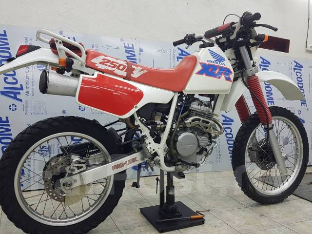 Honda XLR 250R, 1995 - Продажа мотоциклов во Владивостоке