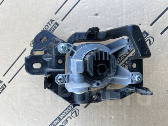 Противотуманка Toyota LAND Cruiser 300 LC300 GR 81211-52140 купить во ...