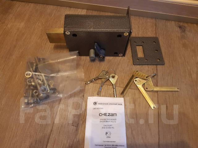 Продам замок гаражный накладной, новый, в наличии. Цена: 2 000₽ во ...
