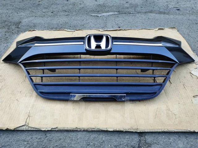 Решетка радиатора Honda Vezel (HR-V) Дорестайлинг купить во ...