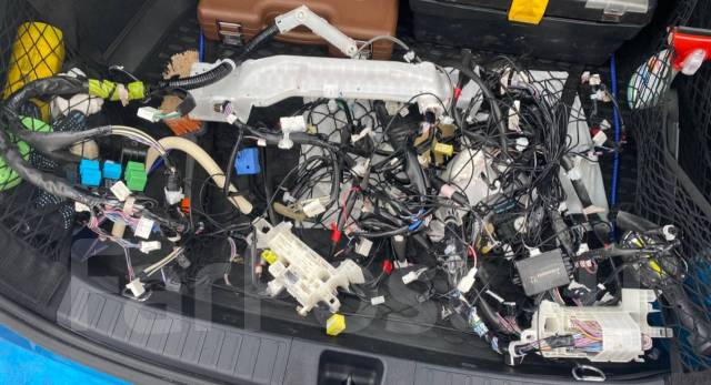 Коса салона Toyota Prius 2016 ZVW50 2Zrfxe купить во Владивостоке по ...