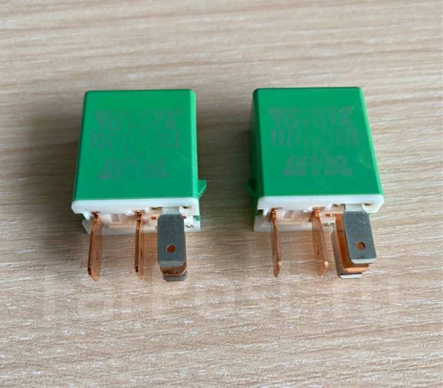 Коса салона Toyota Prius 2016 ZVW50 2Zrfxe купить во Владивостоке по ...