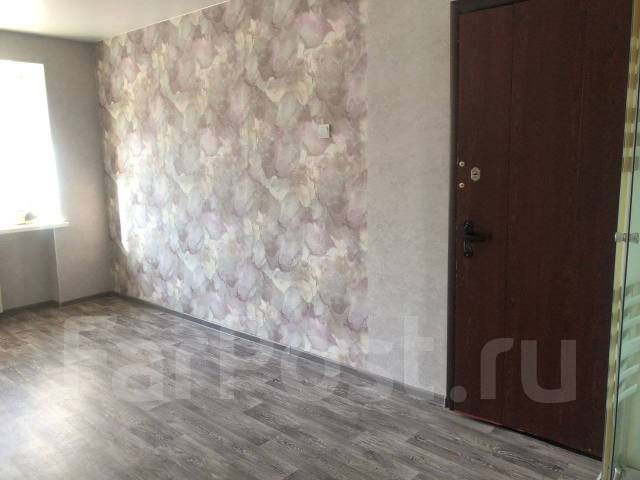 Комната с водой и душ-кабиной - Купить 4-комнатная квартиру в ...