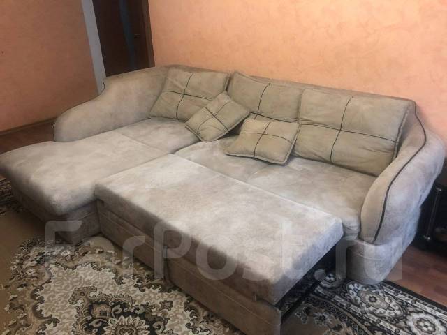Диван угловой, б/у, в наличии. Цена: 24 000₽ во Владивостоке