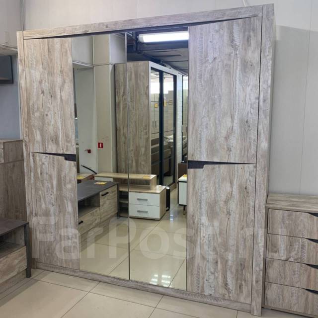 Шкаф распашной 4 х створчатый «Ривьера новый в наличии Цена 28 800₽ во Владивостоке