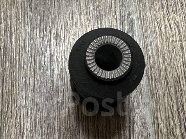 Сайлентблок нижнего pычага пеpедней оси, передний VAG 357407182 купить ...