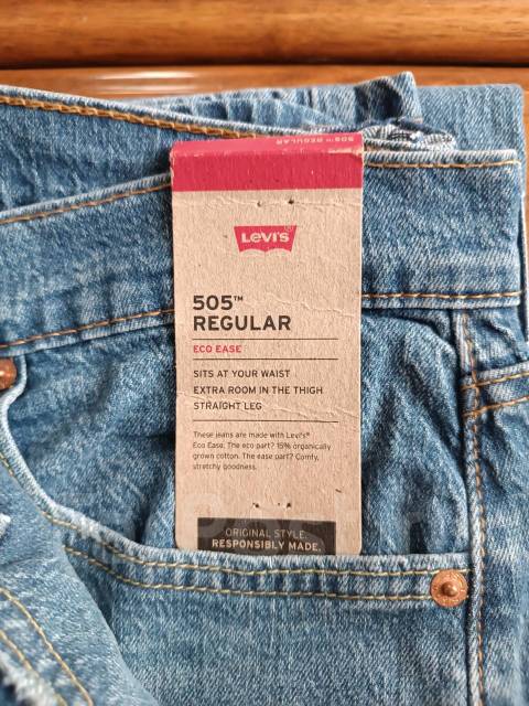 Джинсы Levi's, 48, 50, демисезон, новый, в наличии. Цена: 8 000₽ во Владивостоке