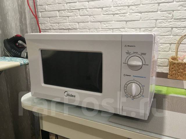 Продам микроволновую печь Midea ММ720 Cpi Микроволновые печи во