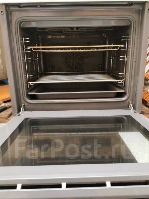 Встраиваемая духовка Bosch, б/у, в наличии. Цена: 15 000₽ во Владивостоке
