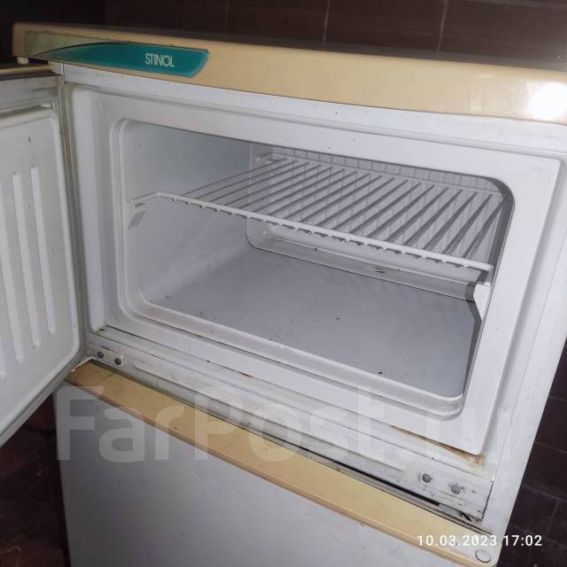 Продам холодильник Стинол, б/у, в наличии. Цена: 3 800₽ во Владивостоке