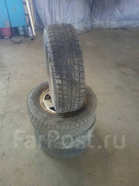 Bridgestone Blizzak Revo2, 195/70/ R14 - Шины в Хабаровске
