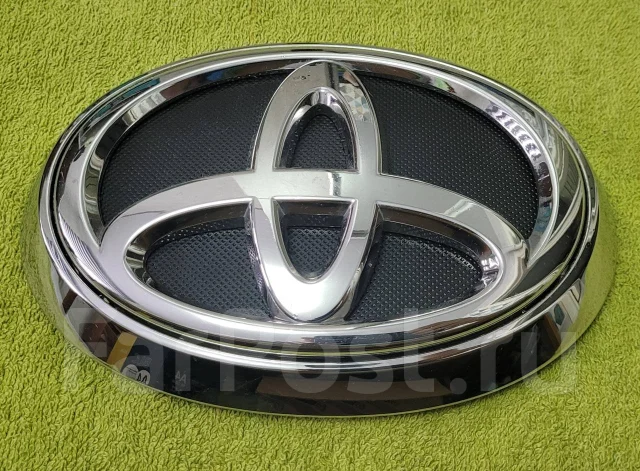 Эмблема решетки радиатора Toyota Fortuner 2015-2020 753100K080 купить ...