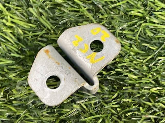 Ограничитель двери багажника Toyota Raum 2009 6946160010 NCZ20 1NZFE ...