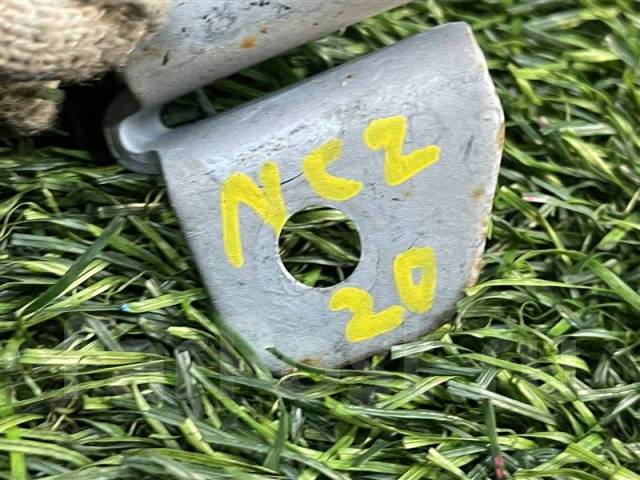 Ограничитель двери багажника Toyota Raum 2009 6946160010 NCZ20 1NZFE ...