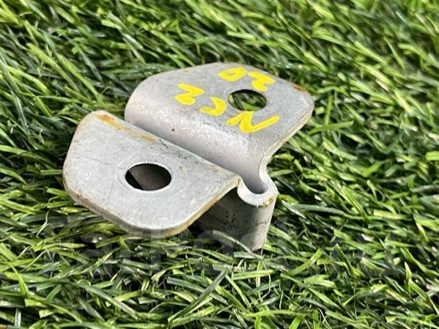 Ограничитель двери багажника Toyota Raum 2009 6946160010 NCZ20 1NZFE ...