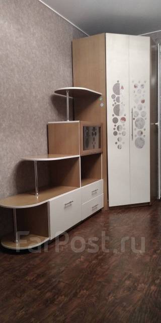 Продаю угловой шкаф, б/у, в наличии. Цена: 5 000₽ во Владивостоке