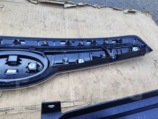 Решетка радиатора Subaru Forester SK (SK9, SKE) 2018-2021 Тёмный хром ...