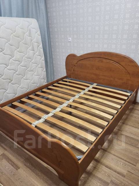 Продам двуспальную кровать, б/у, в наличии. Цена: 10 500₽ в Артеме